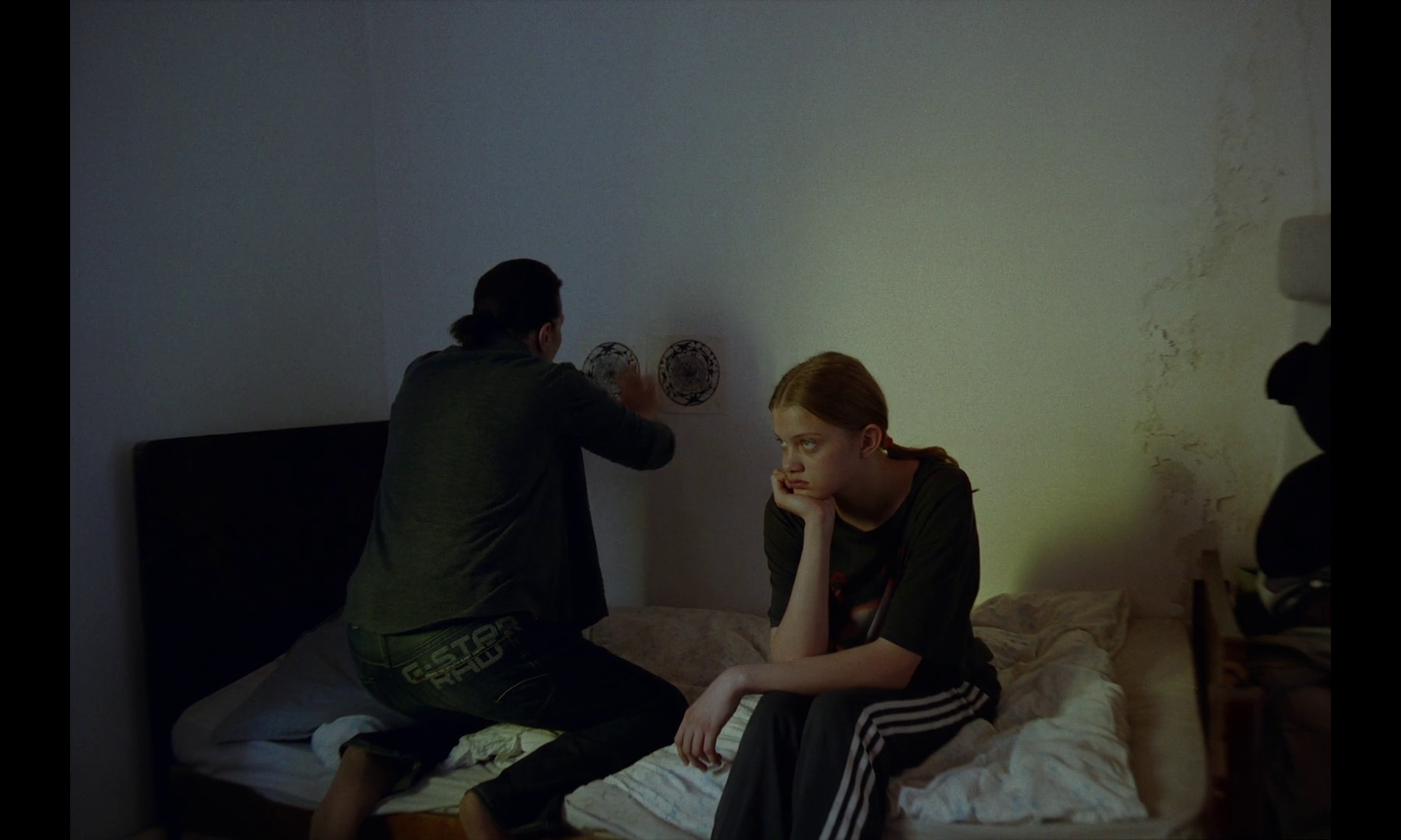 Токсичность / Akiplesa / Toxic (2024) WEB-DL [H.264/1080p] [MVO] :: NNM ...